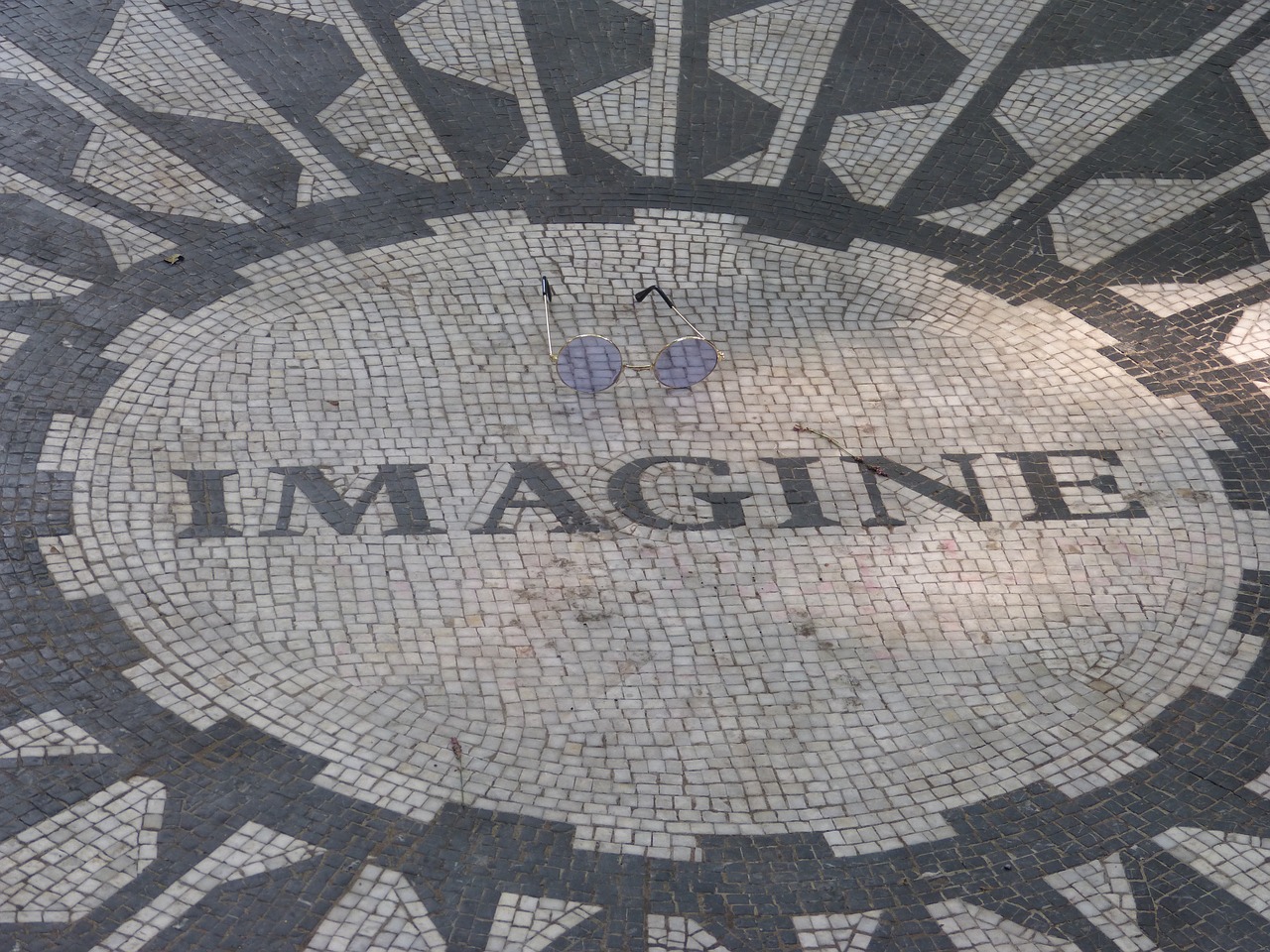 John Lennon: Imagine – a listening comprehension task | EnglishFiles.com